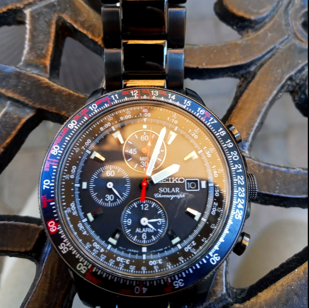 Seiko Solar Chronograph Watch - Gem